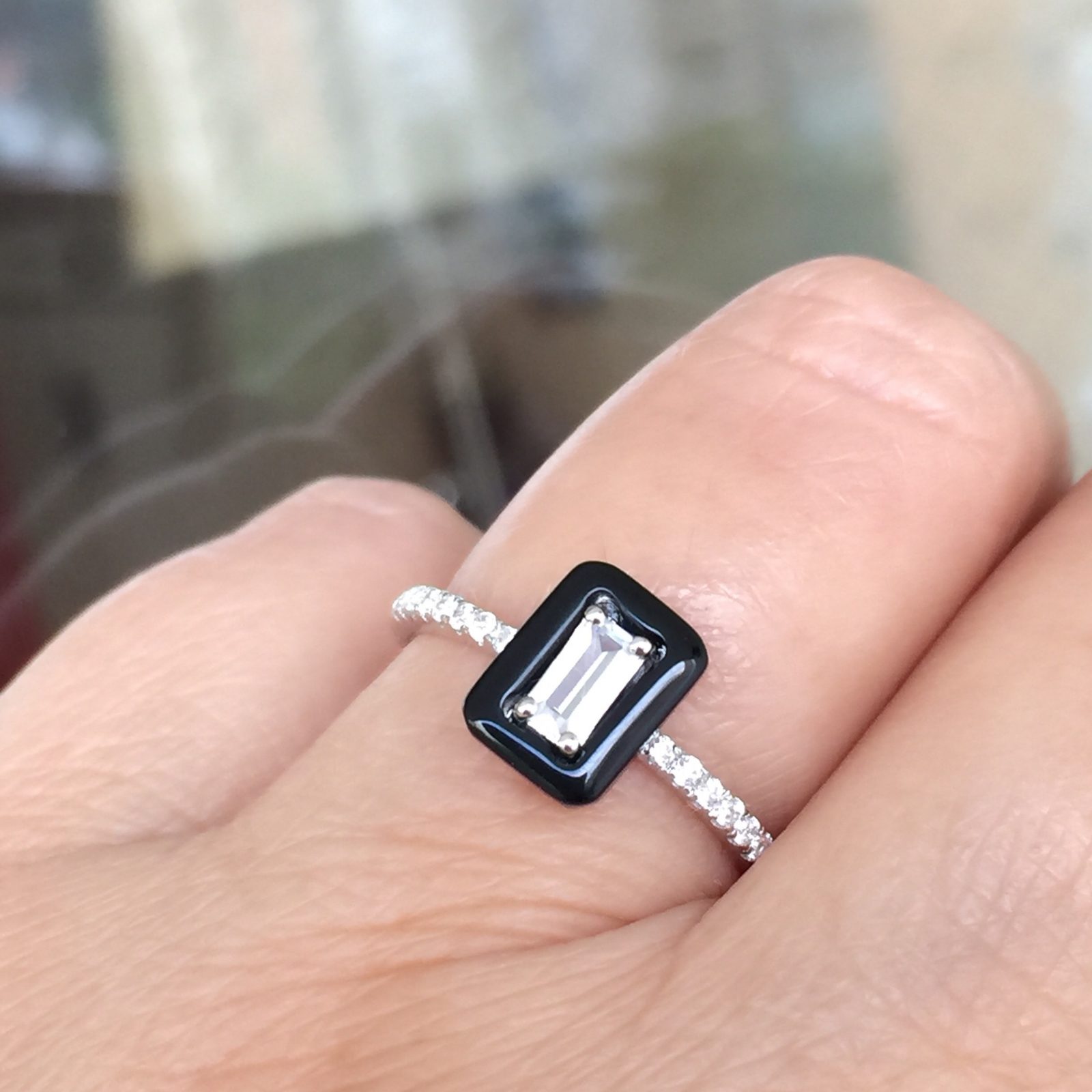 Anel Opala Cravação Meio Aro – Lanarée Semijoias