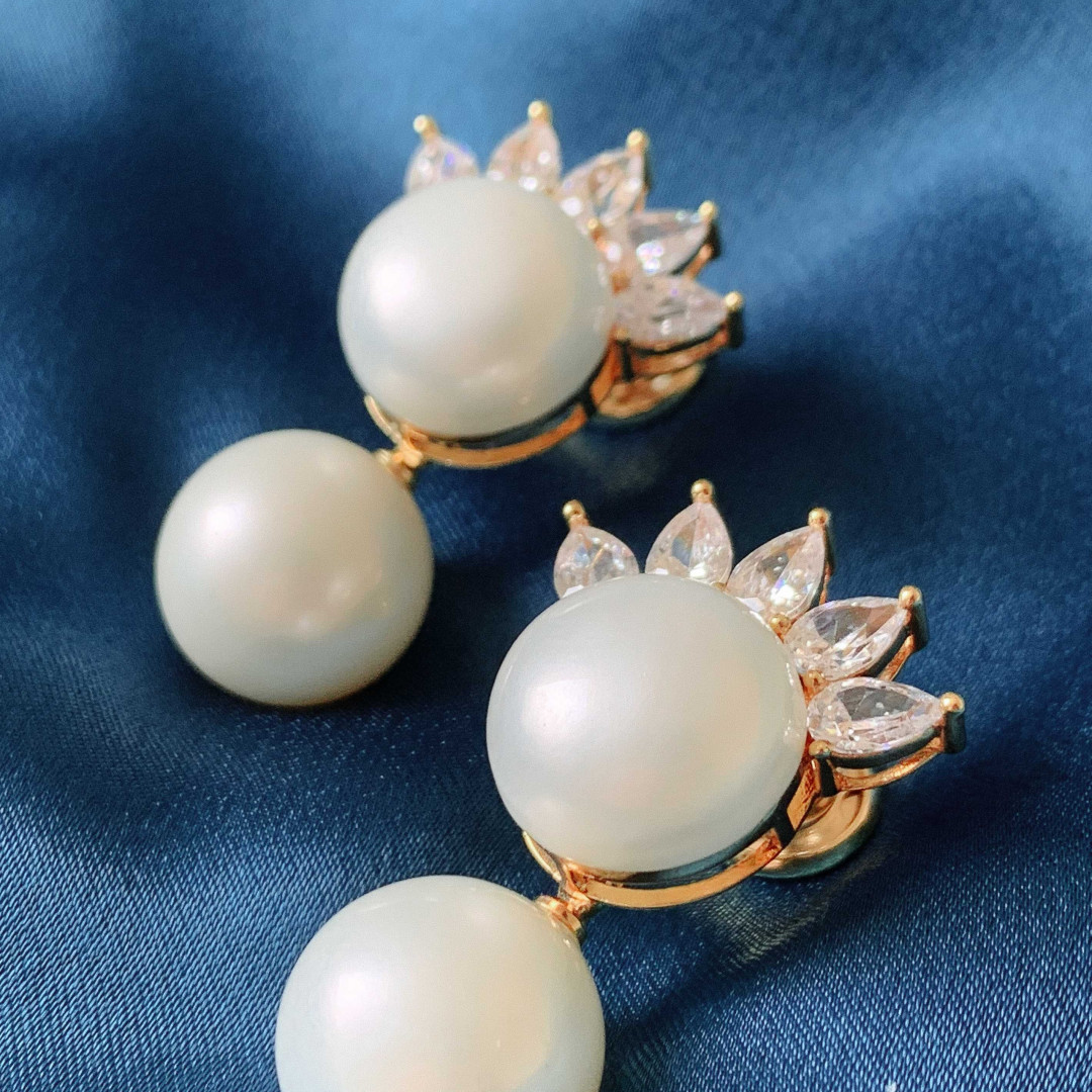 Brinco Ear Cuff Isabella Cristal – Lanarée Semijoias