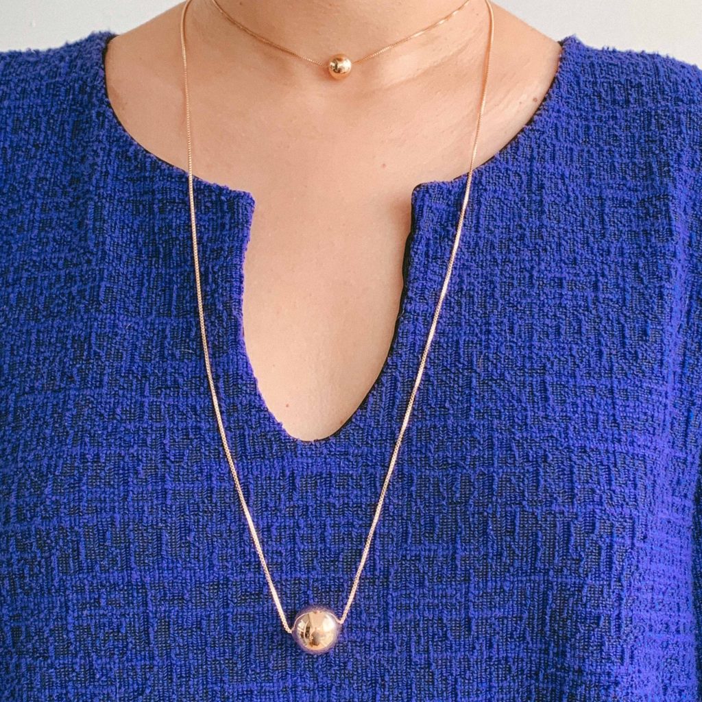 Colar de Bola Longo Dourado – Lanarée Semijoias